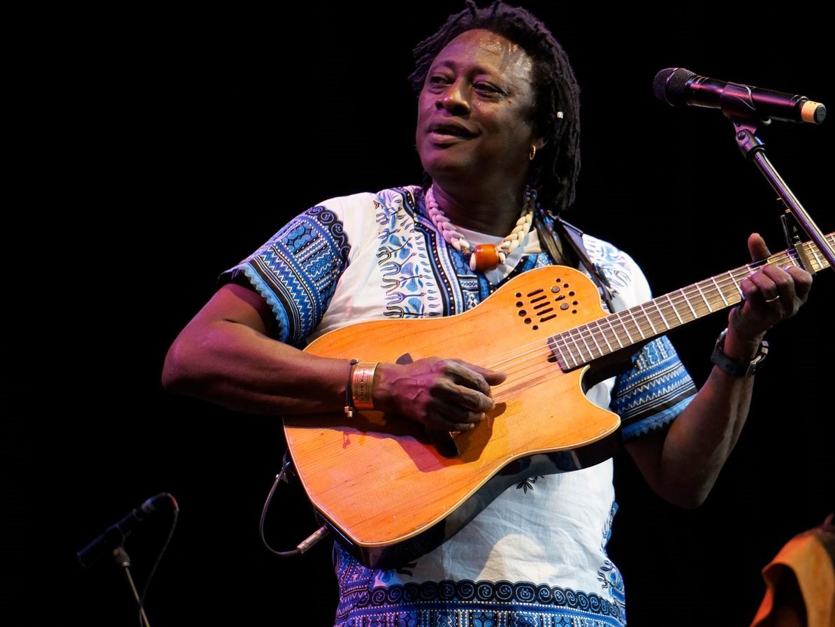 Habib Koité; Bio, Age, Wife, Albums, Tours, And Bamada Artist/Band